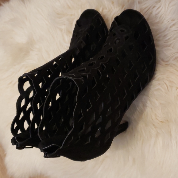 Duffy | Shoes | Duffy Suede Heels | Poshmark